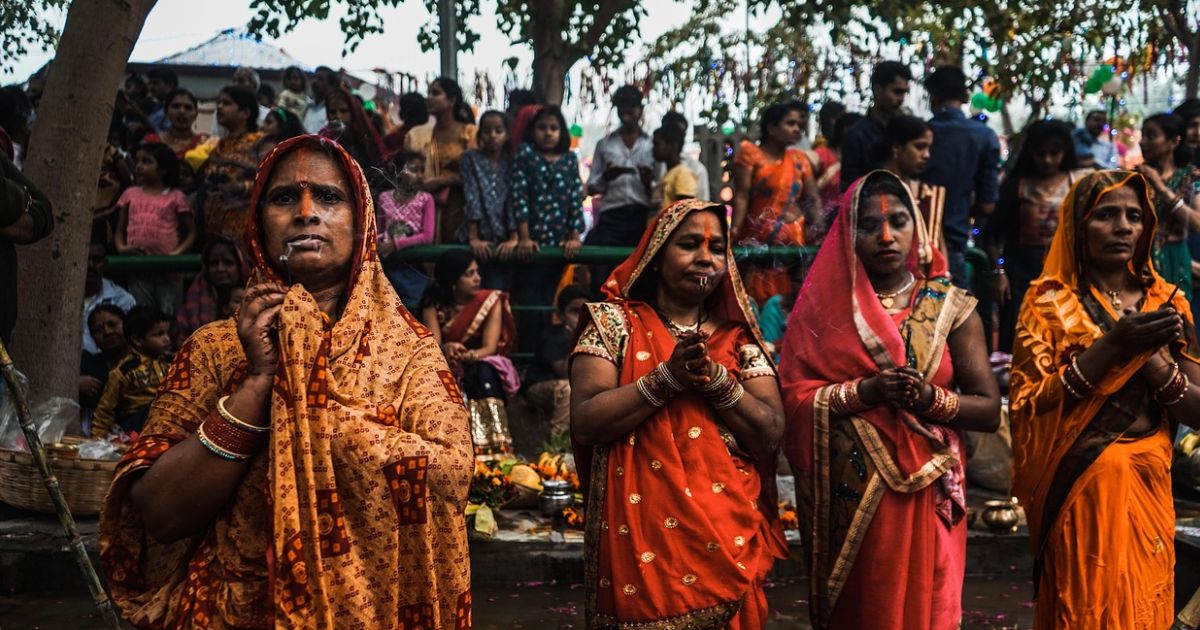 Avoid These Cultural Faux Pas In 5 Global Hotspots